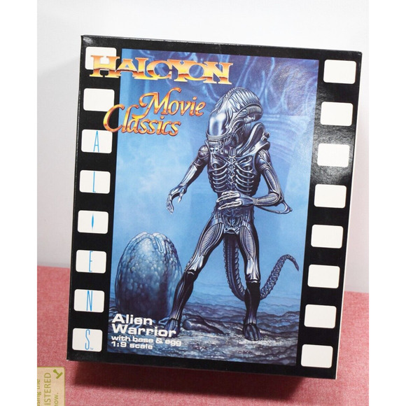 Halcyon | Toys | Halcyon Movie Classics Alien Warrior Wbase Egg 9 Scale ...